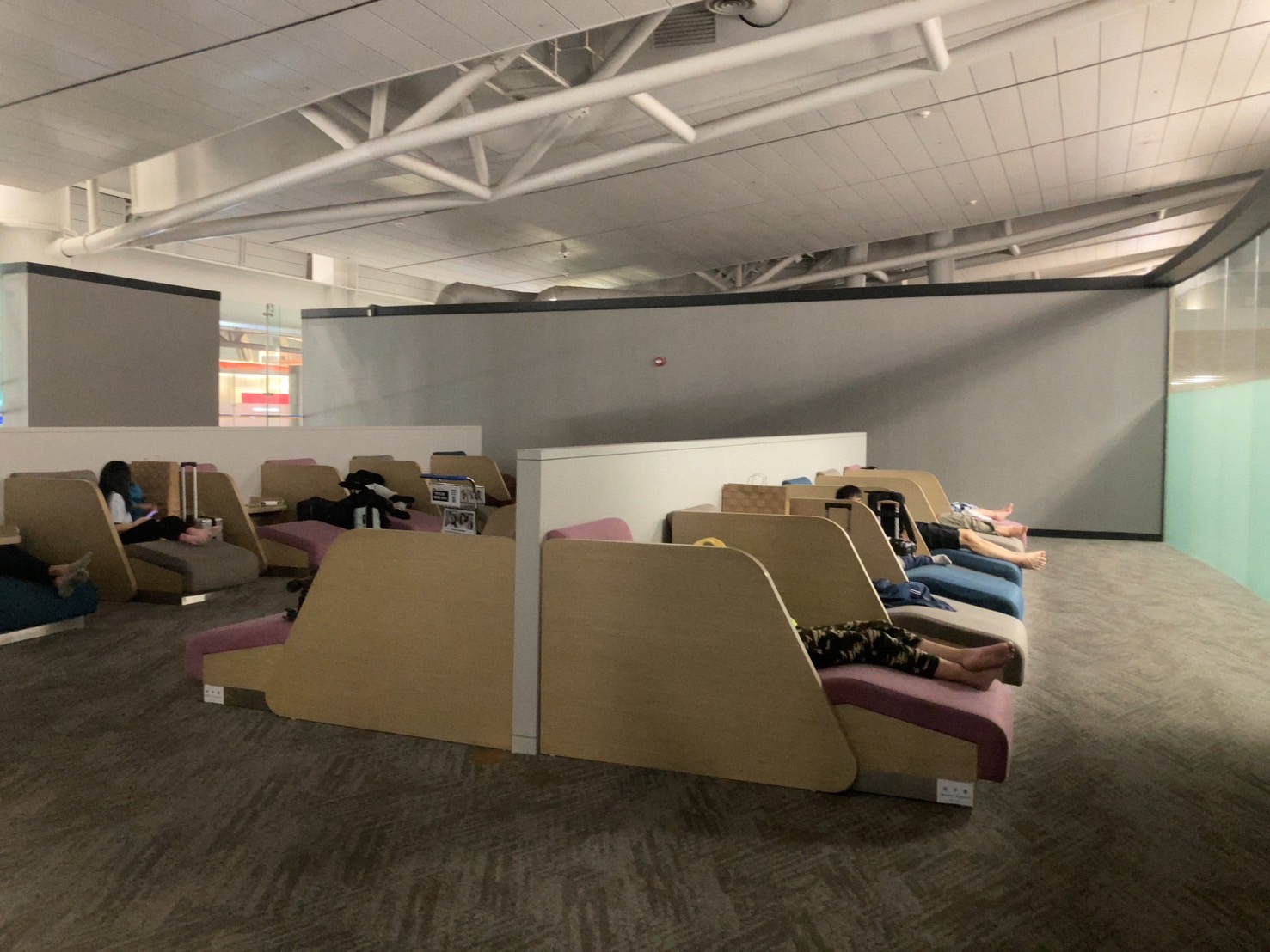 仁川空港での空港泊は「ナップゾーン」が快適！無料の休憩スペースで仮眠しよう | ずっきーの台湾生活